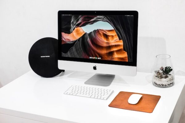 How To Change Wallpaper, Login Screen & Screensaver on a Mac